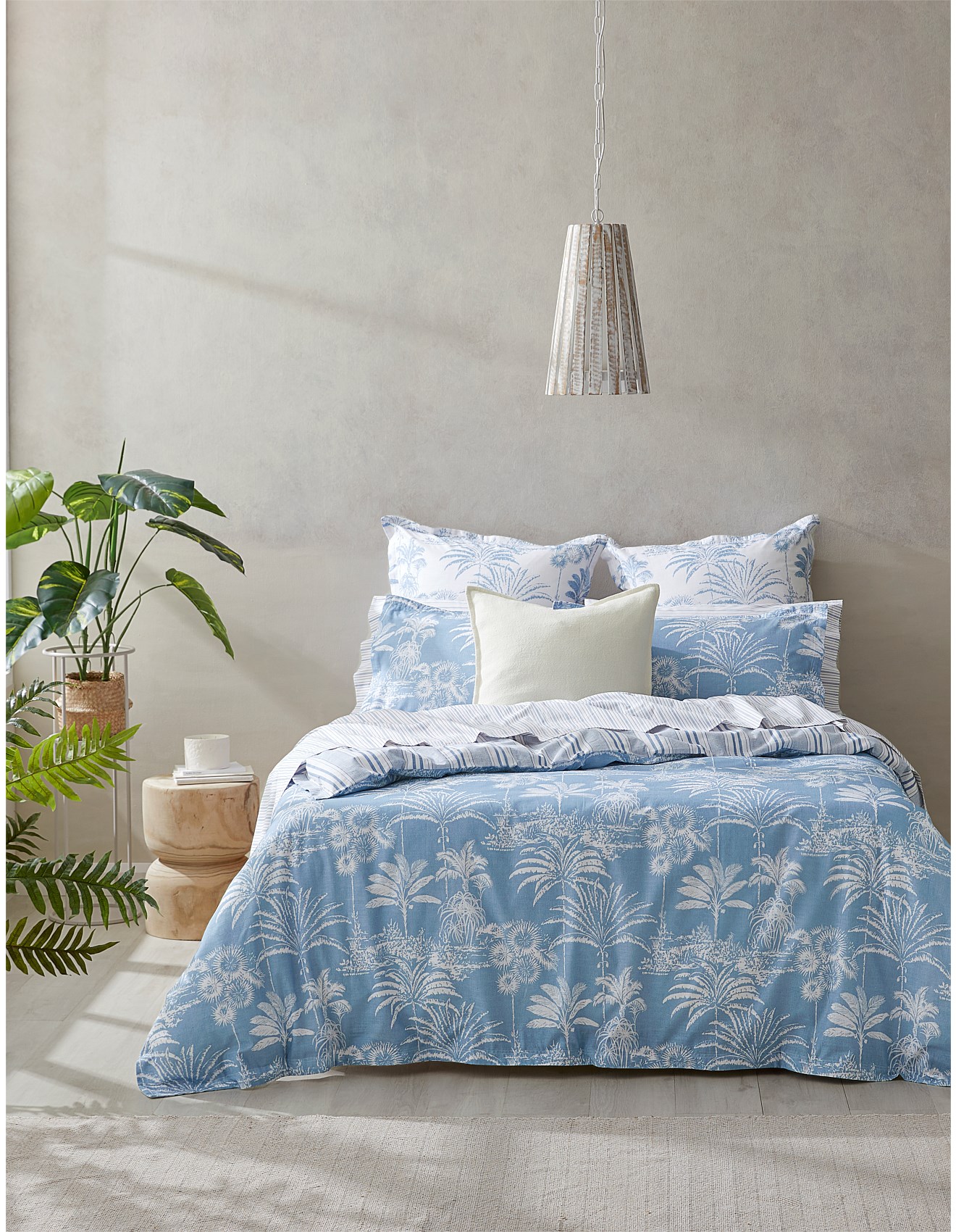 Cotton House Jervis Bay Reversible Quilt Cover Queen Powder Blue/cream ...