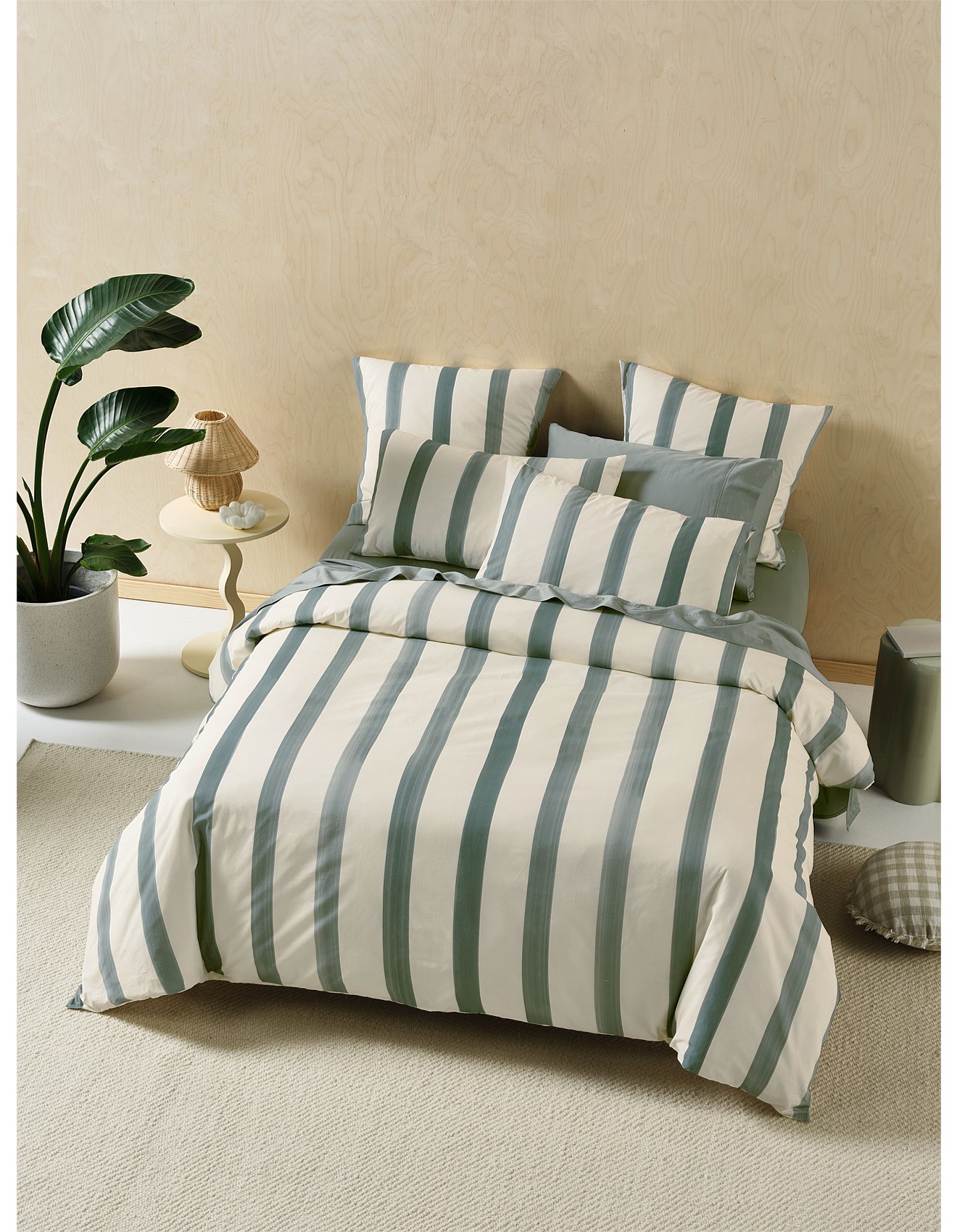 Linen House Fremantle Queen Quilt Cover Set | David Jones