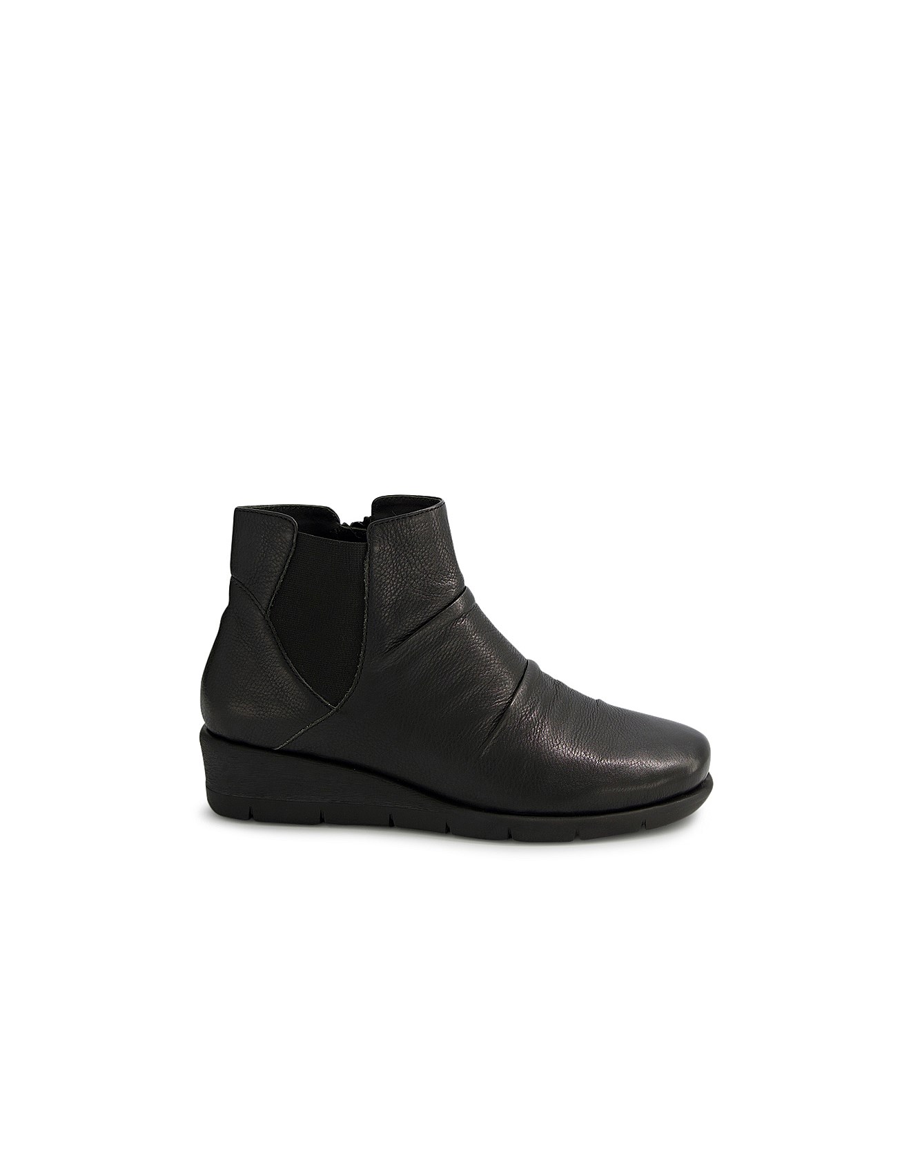 Supersoft By Diana Ferrari Marcei Su Black Leather | David Jones