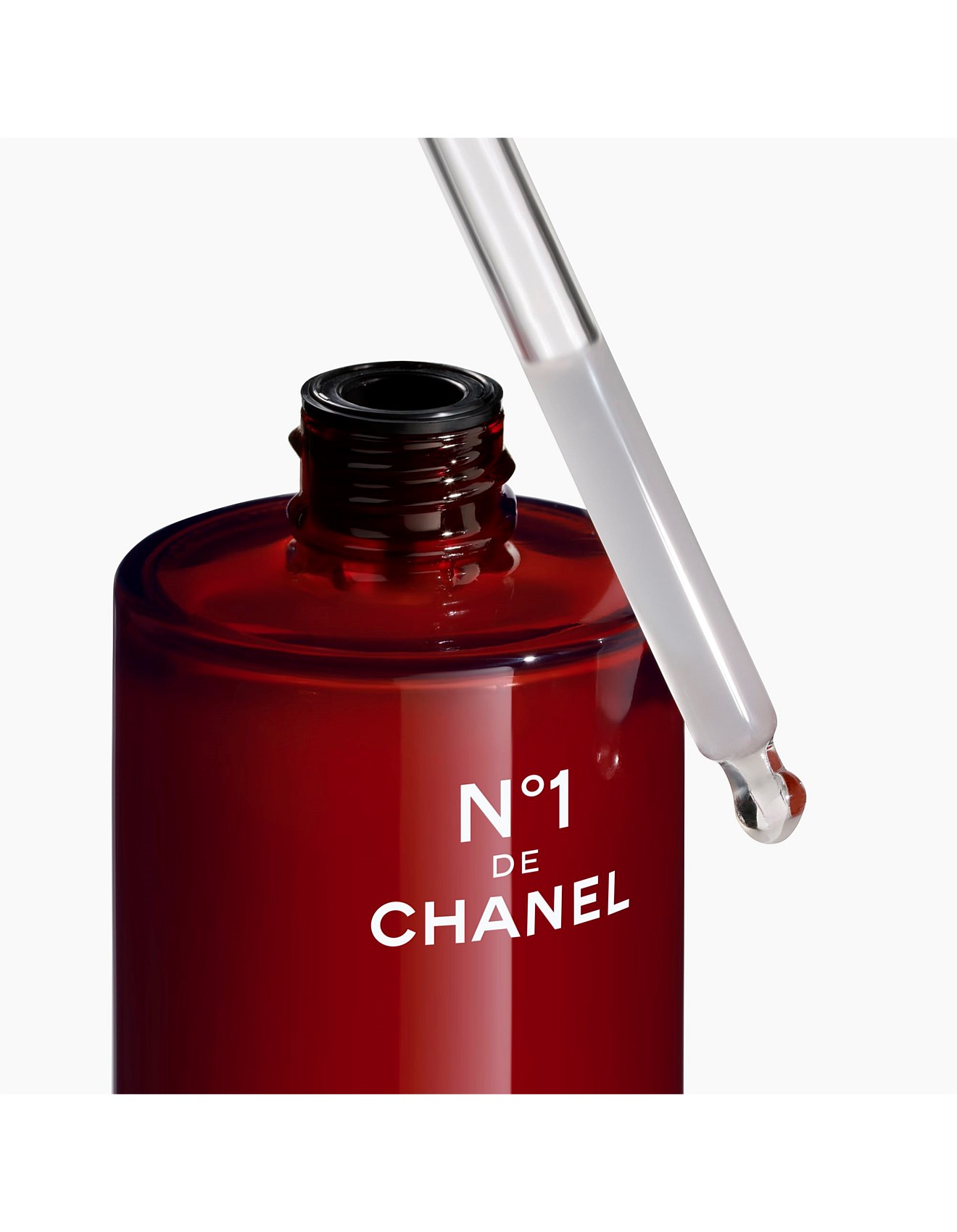 Chanel N°1 De Chanel Revitalizing Serum Prevents and Corrects the ...