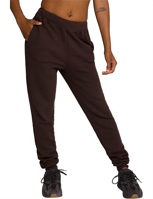 Good American Slim Coffee Sweatpant | David Jones