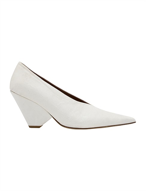 Camilla and Marc Rhys Pump | David Jones